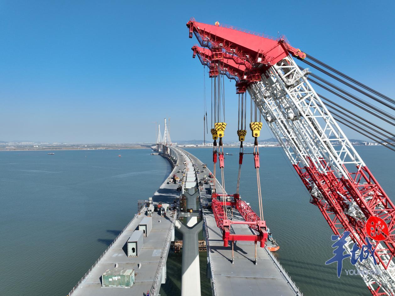 Huangmaohai Bridge joins hands with Gaolan Port Bridge at Sea | GDToday