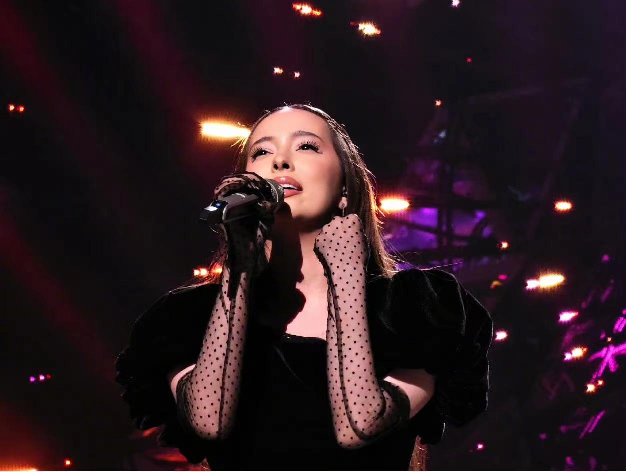 American and Canadian female singers shine in Chinese TV show "Singer ...