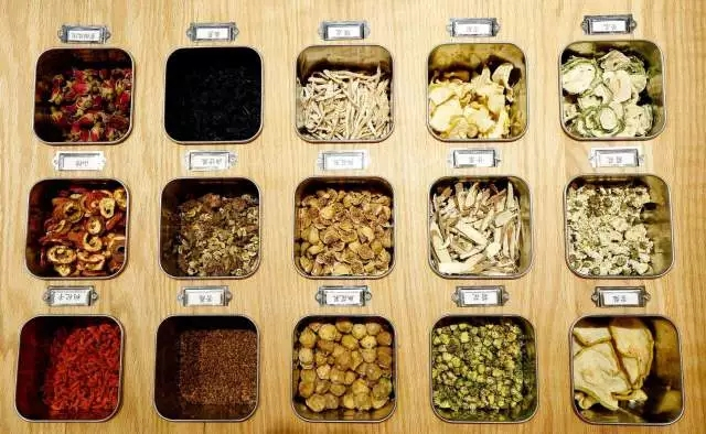 Freshly brewed Wanglaoji herbal tea sold in Guangzhou | GDToday