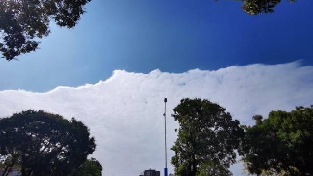 Warm, humid, and foggy weather with cold front approaching Guangdong ...