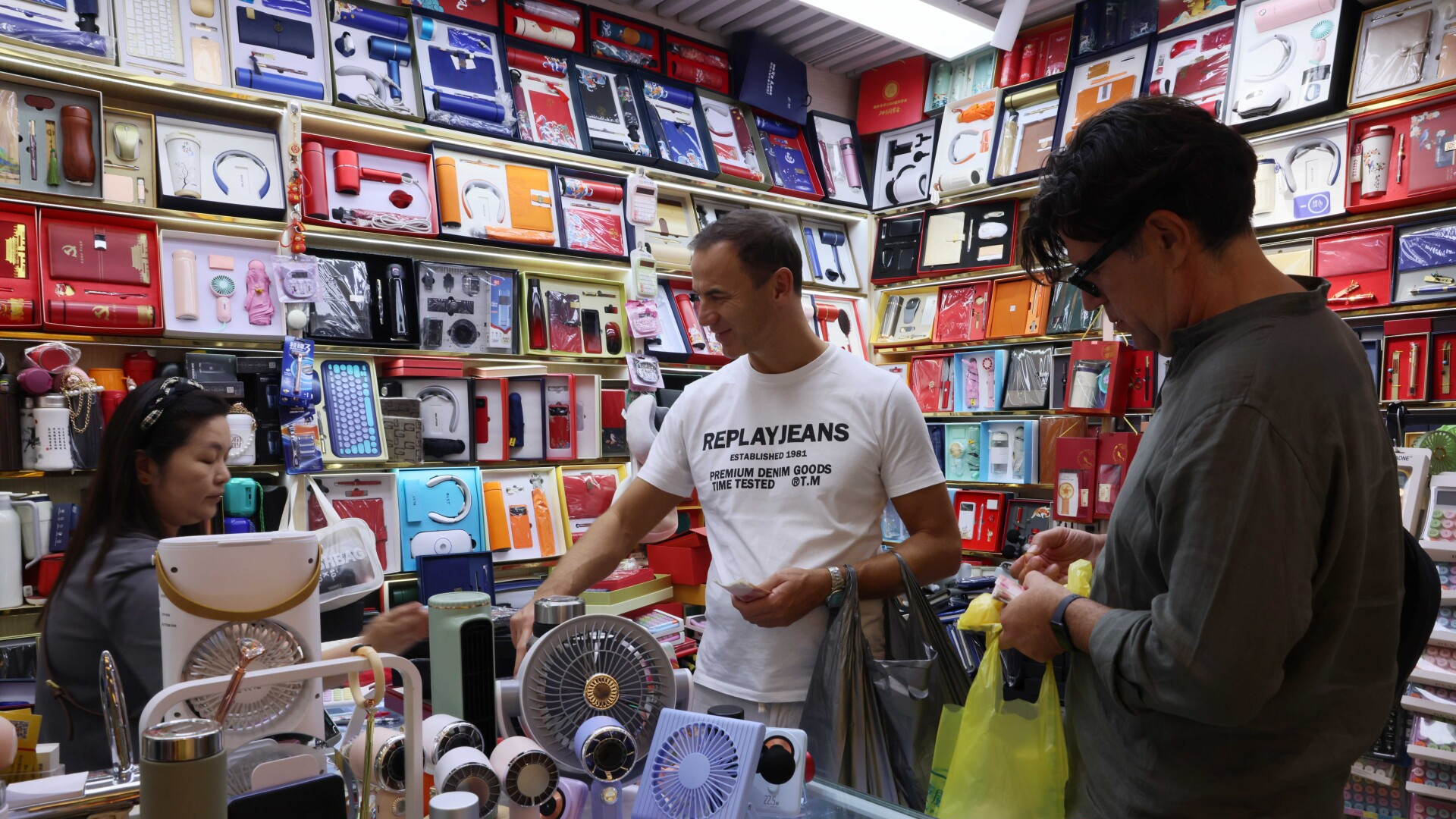 Import and export volume of Guangzhou from January to November in 2024 exceeds 1 trillion yuan ...