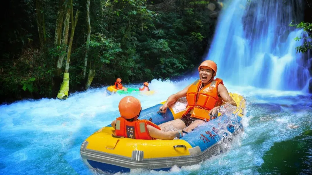 Experience thrill of rafting in Qingyuan this summer | GDToday